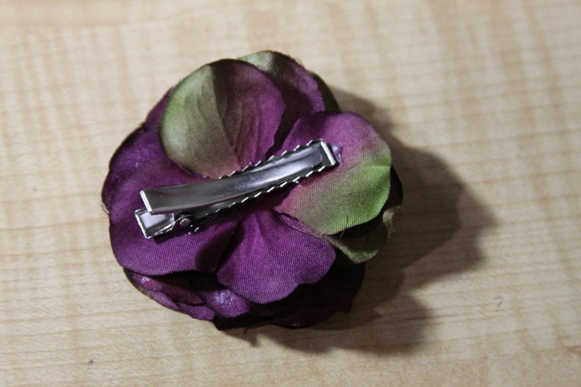 1 Dark Purple Flower on an Alligator Clip Handmade Flower - Etsy