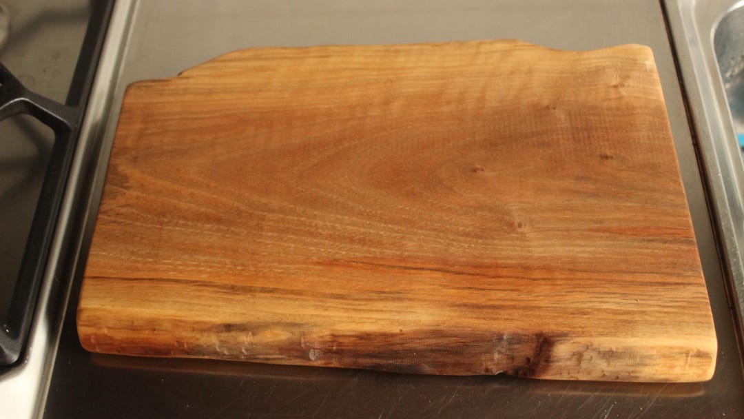 Cutting Board in Italian Walnut With Sharp Edges / Live Edge Cutting ...