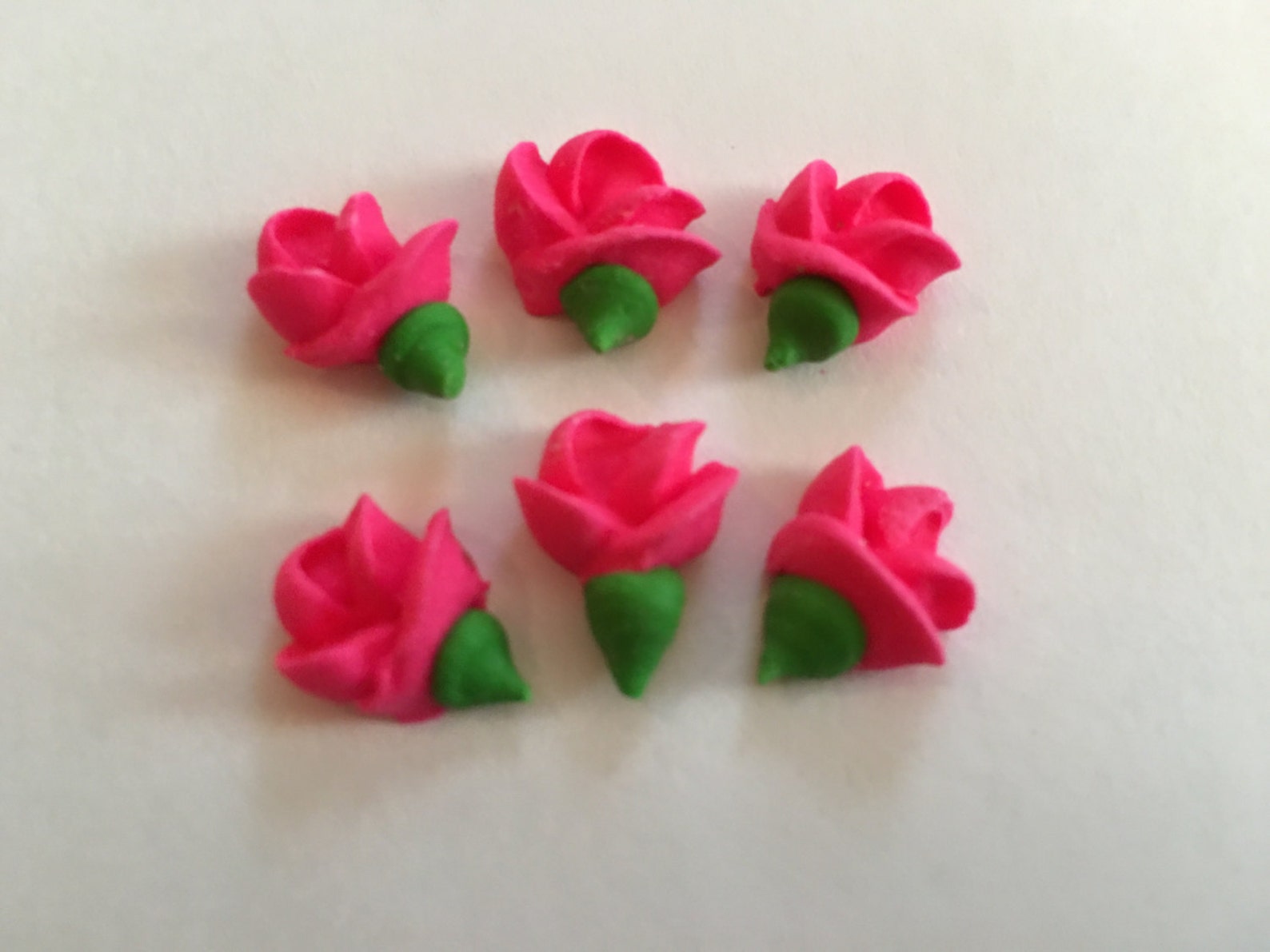 100 Mini Sugar Flower Buds Hot Pink Royal Icing Flowers Approx.size 1/2 ...