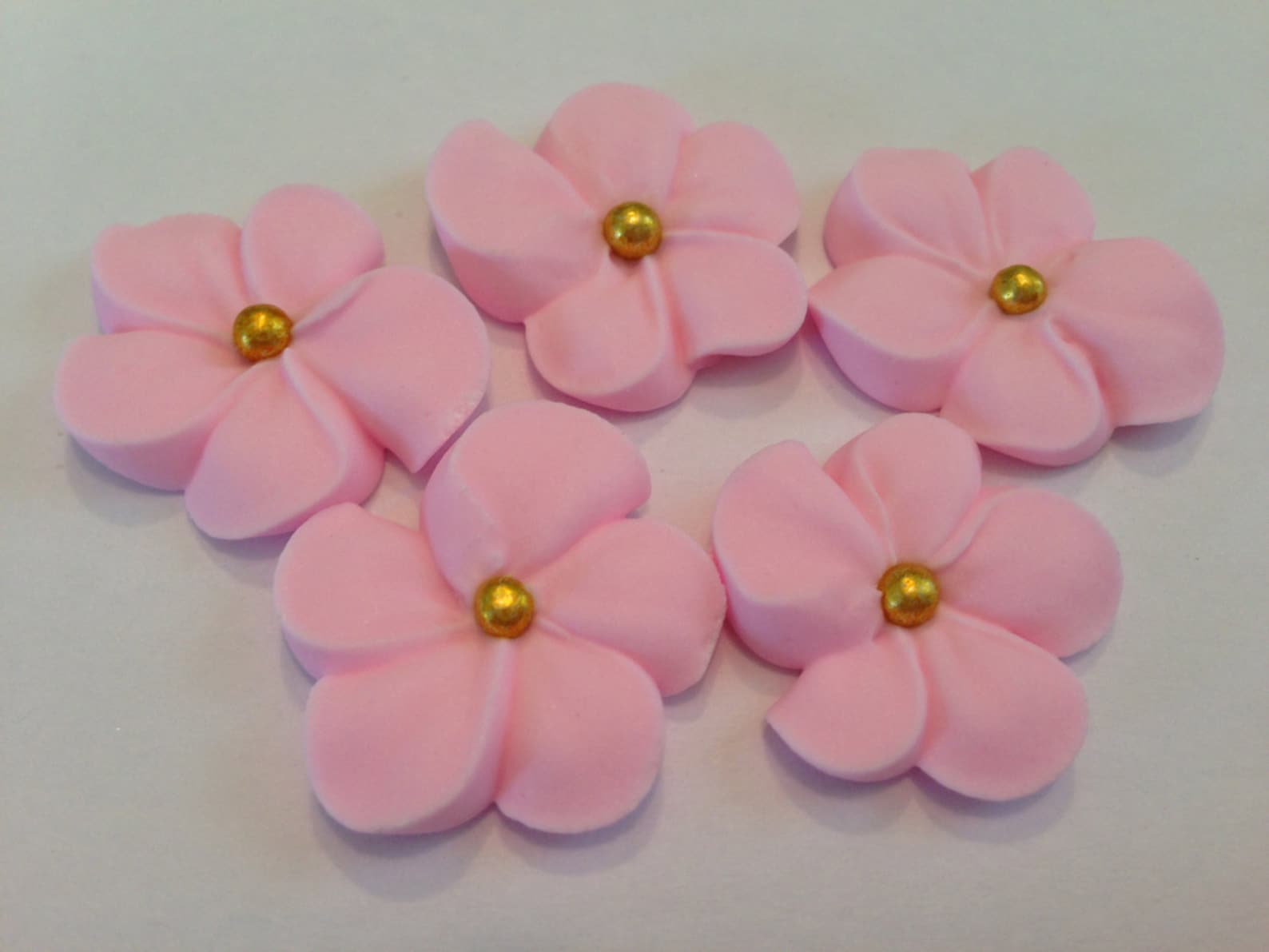 100 Pink Royal Icing Flowers Approx. Size 3/4 With Gold Sugar - Etsy