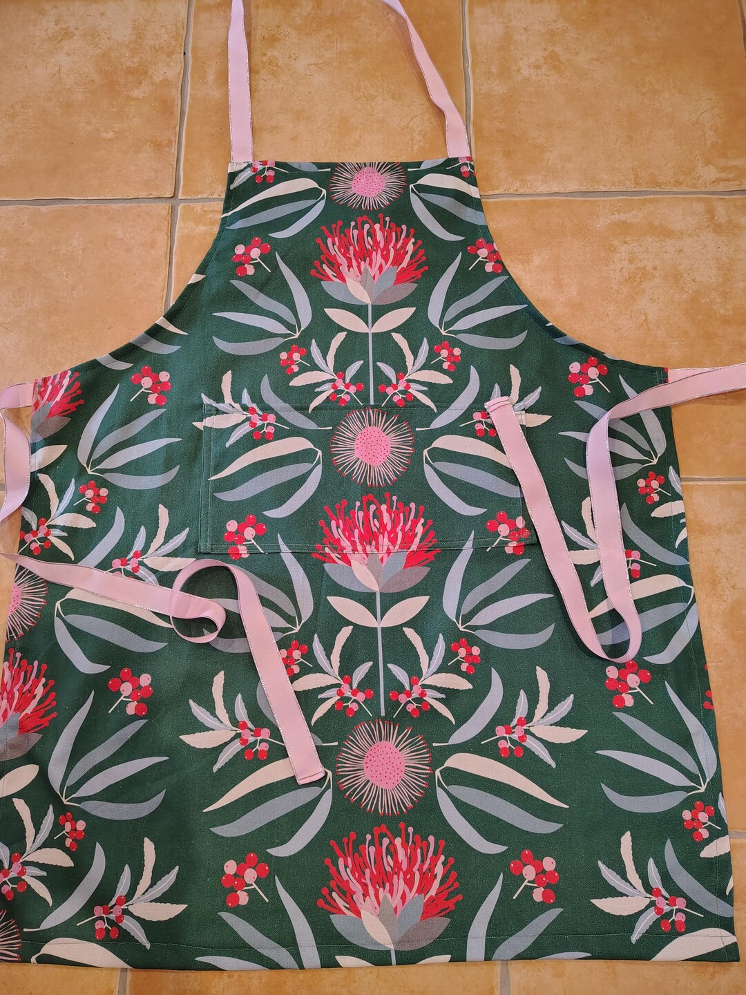 Apron - Australian Natives Kitchen Apron: Pink/silver Ties, Handy ...