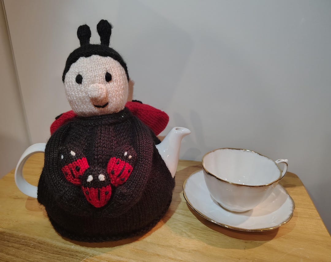 Tea Cosy: Lady Bird Mother and Babies Design - Etsy