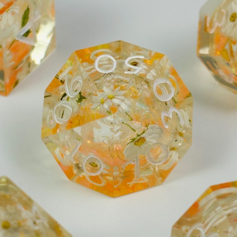 Daisy Yellow Liquid Core Dnd Dice Set, Sharp Edge D&D Dice Full Set ...
