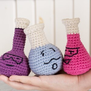 Chemistry Flask Set Crochet Pattern US English - Three Different Lab ...