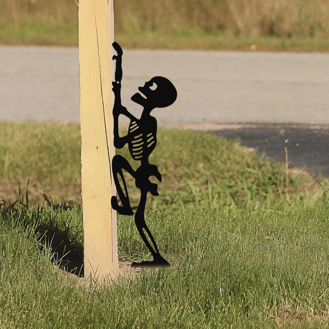 Skeleton Climb Metal Sign,halloween Garden Metal Stakes,halloween Art ...