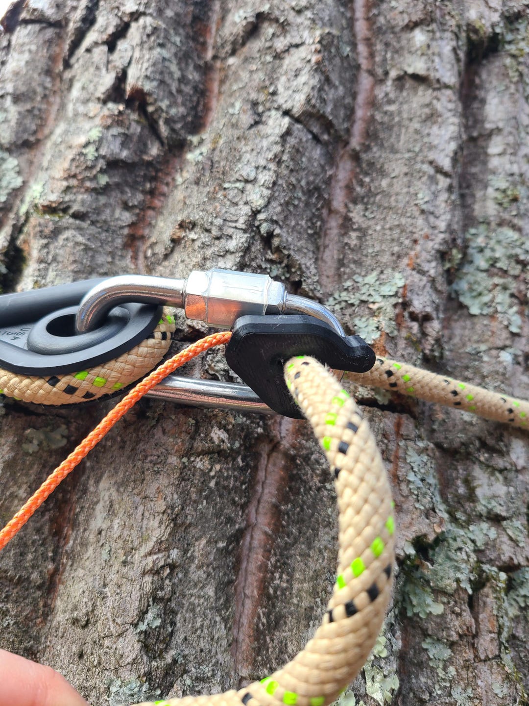 The Clutch Tether Locker for Saddle Hunting Tether Rope or Climbing ...