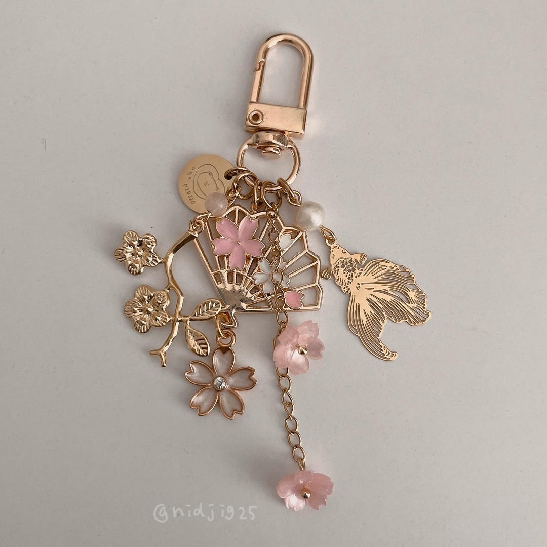 Golden Sakura Keychain | Cherry Blossoms Japanese Kawaii Flower Heart ...