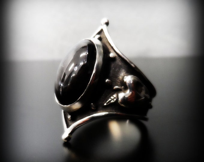 The Evil Queen Ring - Etsy