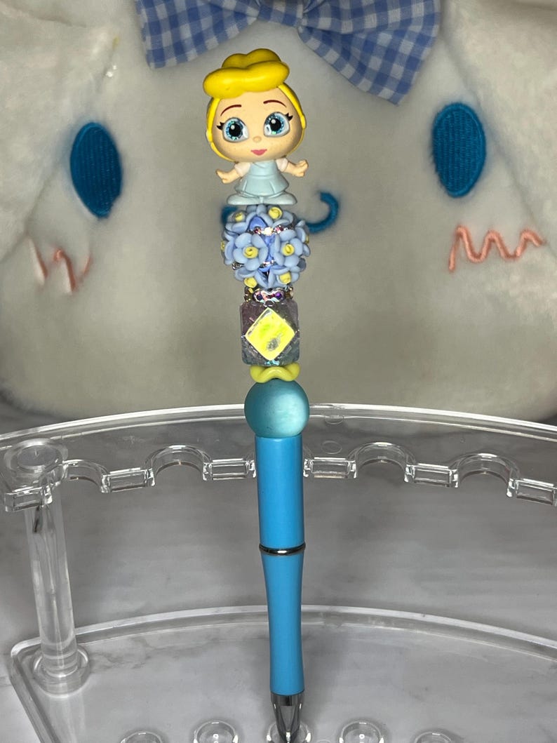 Beaded Disney Princess Doorable Pens. Elsa, Mirabel and Cinderella! - Etsy