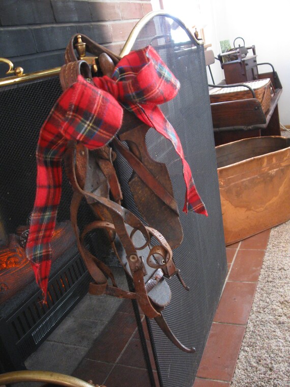 Antique Curved Blade Ice Skates from Holland Osterli… - Gem