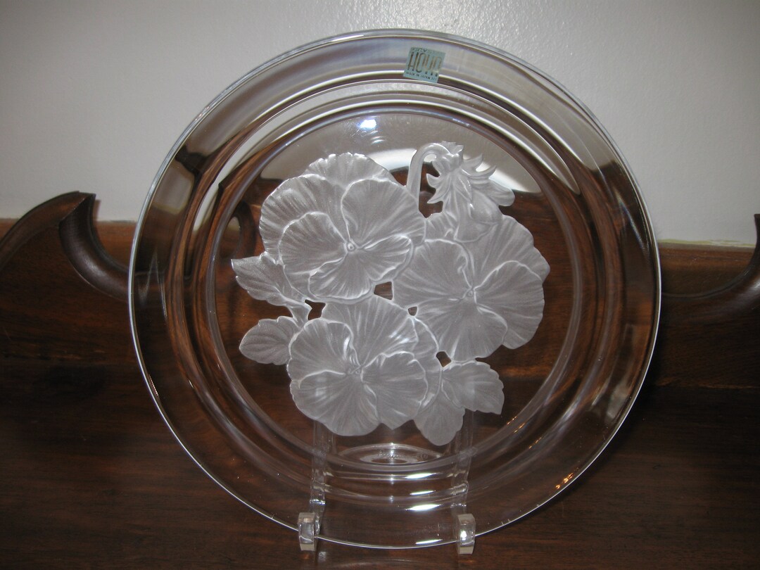 Hoya Pansies Crystal Plate T. Yamamoto March Flower of the Month 8 ...