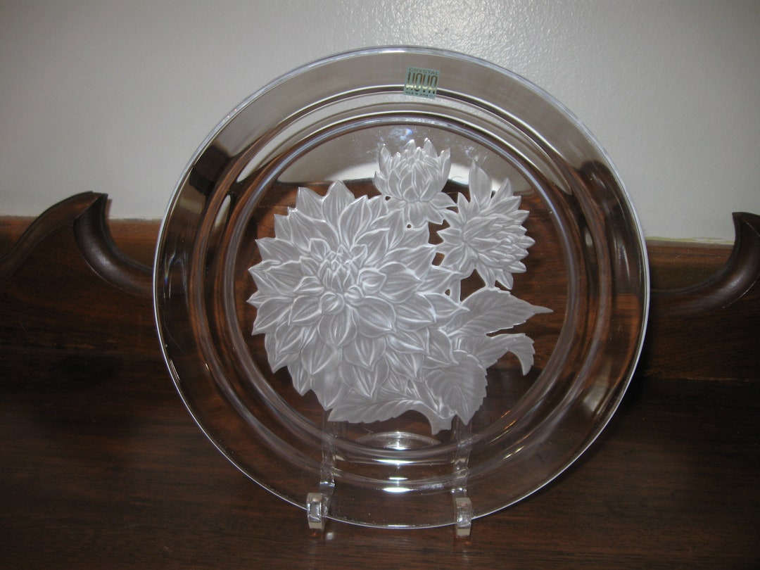 Hoya Crystal Flower Plate Dahlia Flower of the Month Plate for October ...