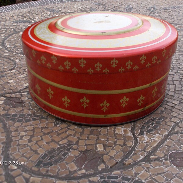 Vintage Red Tin - Etsy