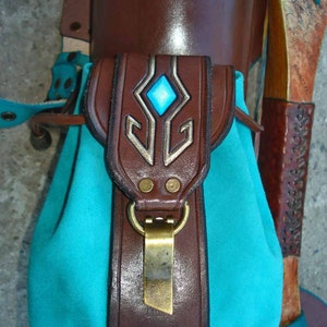 Leather Back Quiver With an Adjustable 3-point Chest Pad, Holding A BOW ...