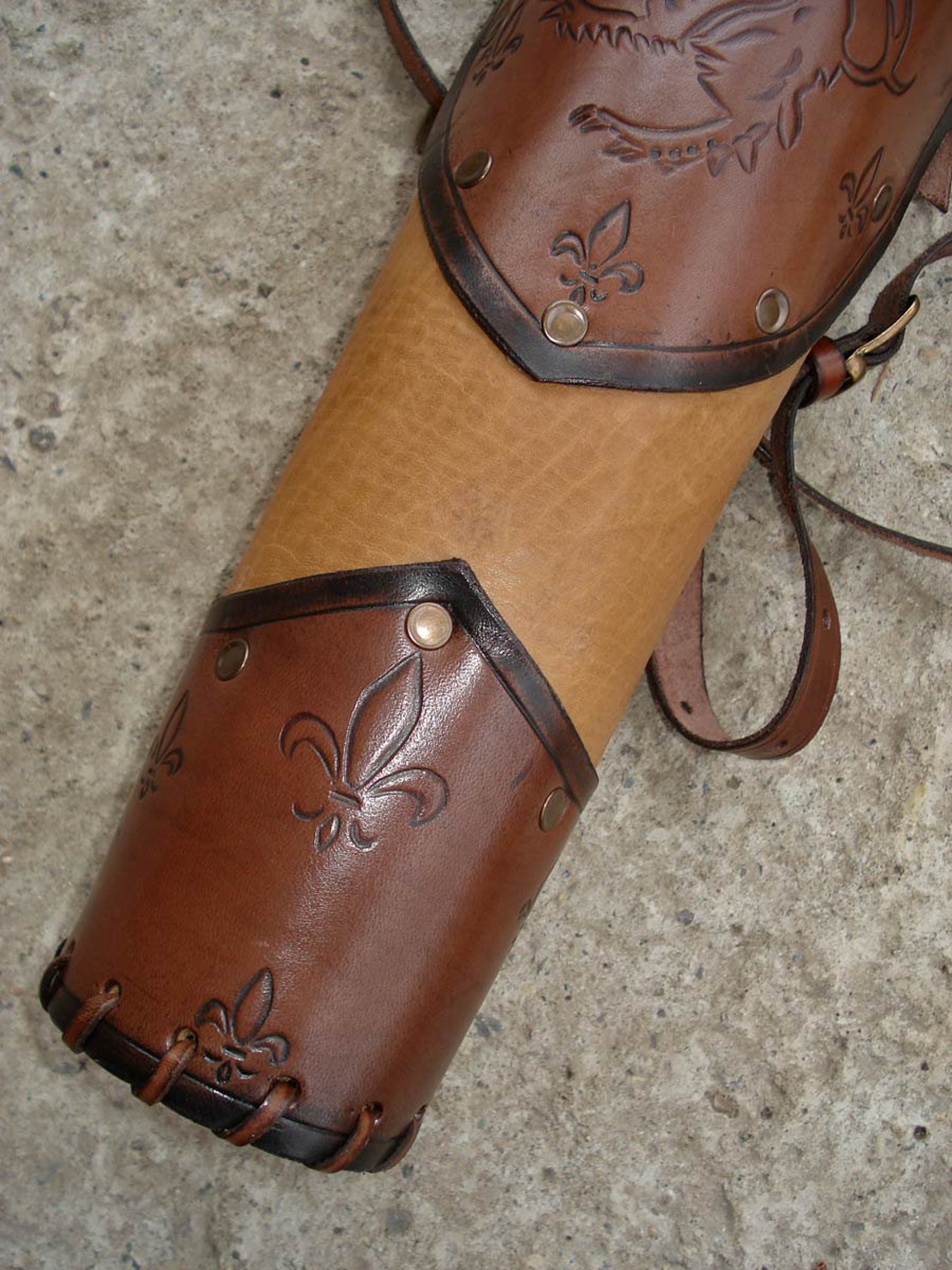 Leather Back Quiver for Broad-head Arrows With Adjustable Three Straps ...