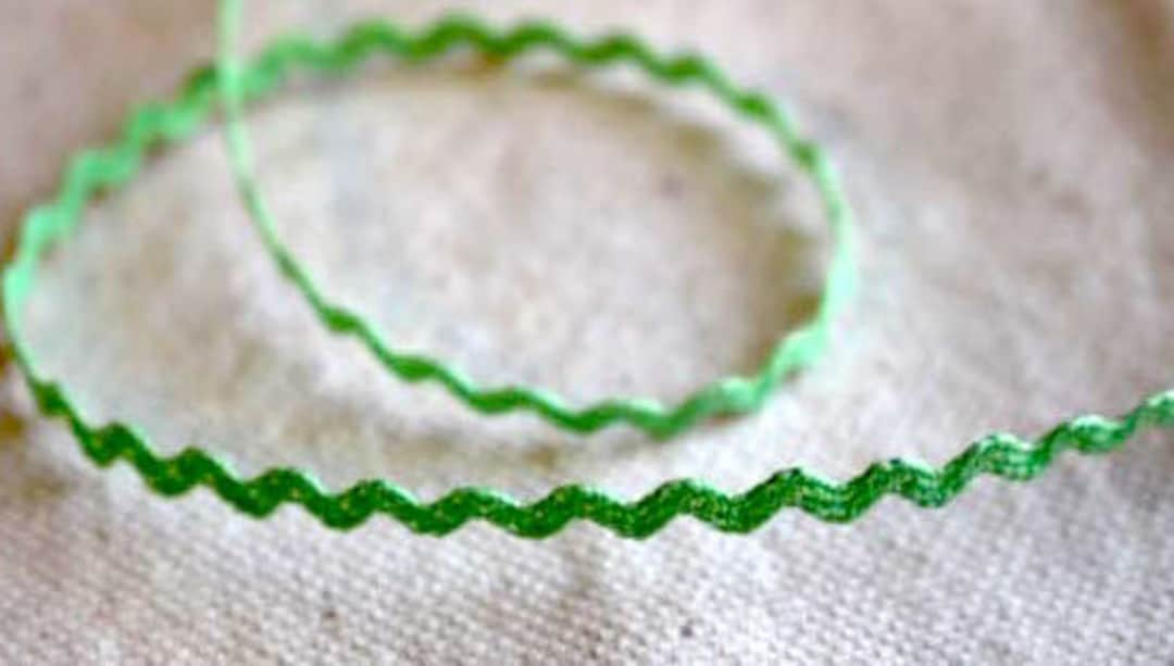 Grass GREEN Metallic Iridescent Sparkle Stitch MINI Ric Rac - Etsy
