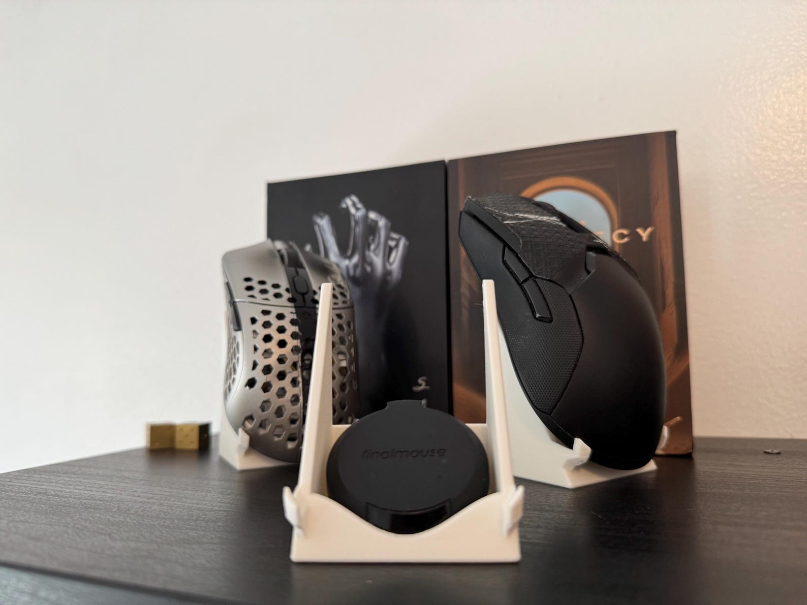 3D Printed Computer Mouse Display Stand With Dongle Storage - Etsy