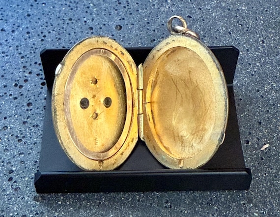 Antique Victorian Double Photo Locket Circa Late 1800s - Gem