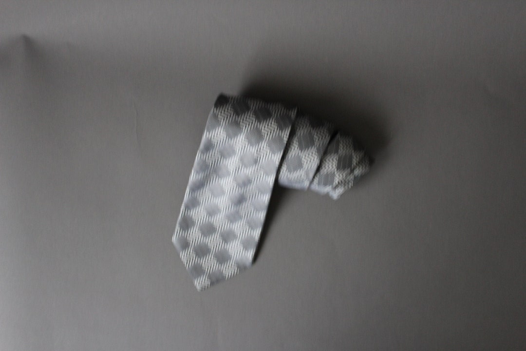 Mens Dress Tie. Silver Gray Square Diamond Pattern Tie. Silk Tie ...