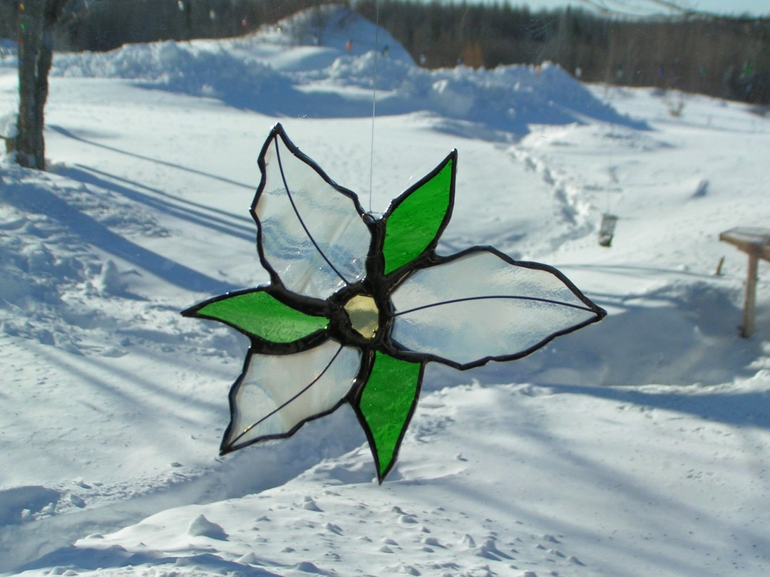 Trillium Stained Glass Suncatcher - Etsy