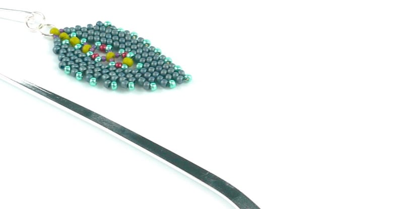 Russian Leaves Peyote Beadweaving Stitch Variation Tutorial ...