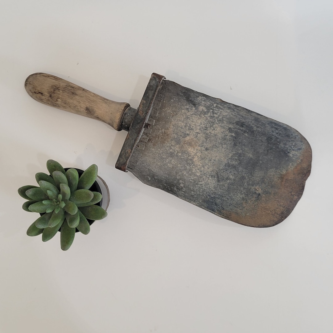 Vintage Scoop Primitive Decor Farmhouse Kitchen Decor Garden Decoration ...
