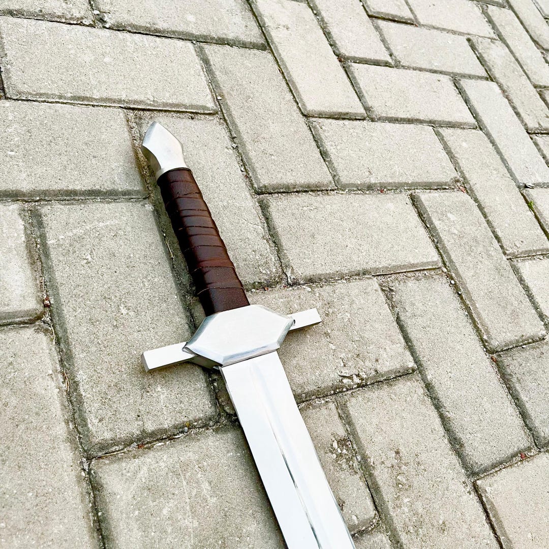 Handmade Legend of Zelda Ordon Sword Replica: High Carbon Steel ...