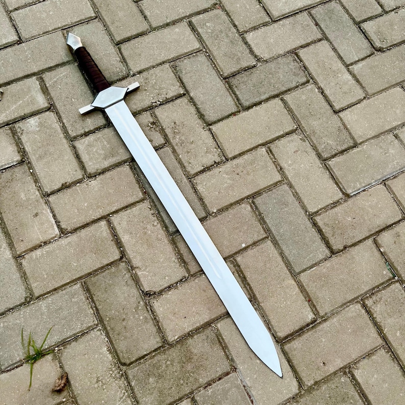 Handmade Legend of Zelda Ordon Sword Replica: High Carbon Steel ...
