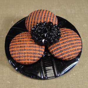 BUTTON FLOWER PIN, Orange and Black Plaid Covered Vintage Buttons ...