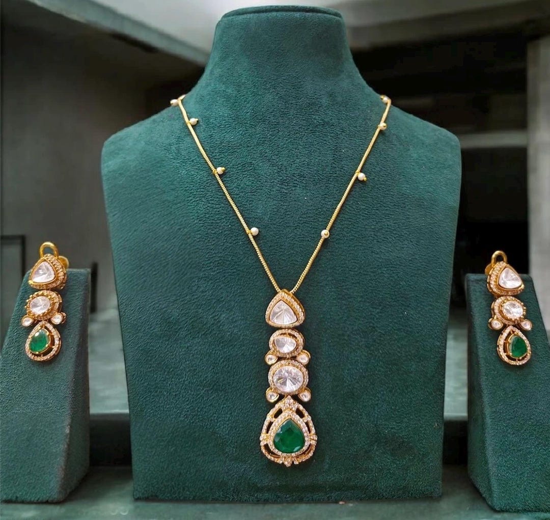Royal Sabyasachi Inspired Emerald Green Doublet Pendant Necklace With ...