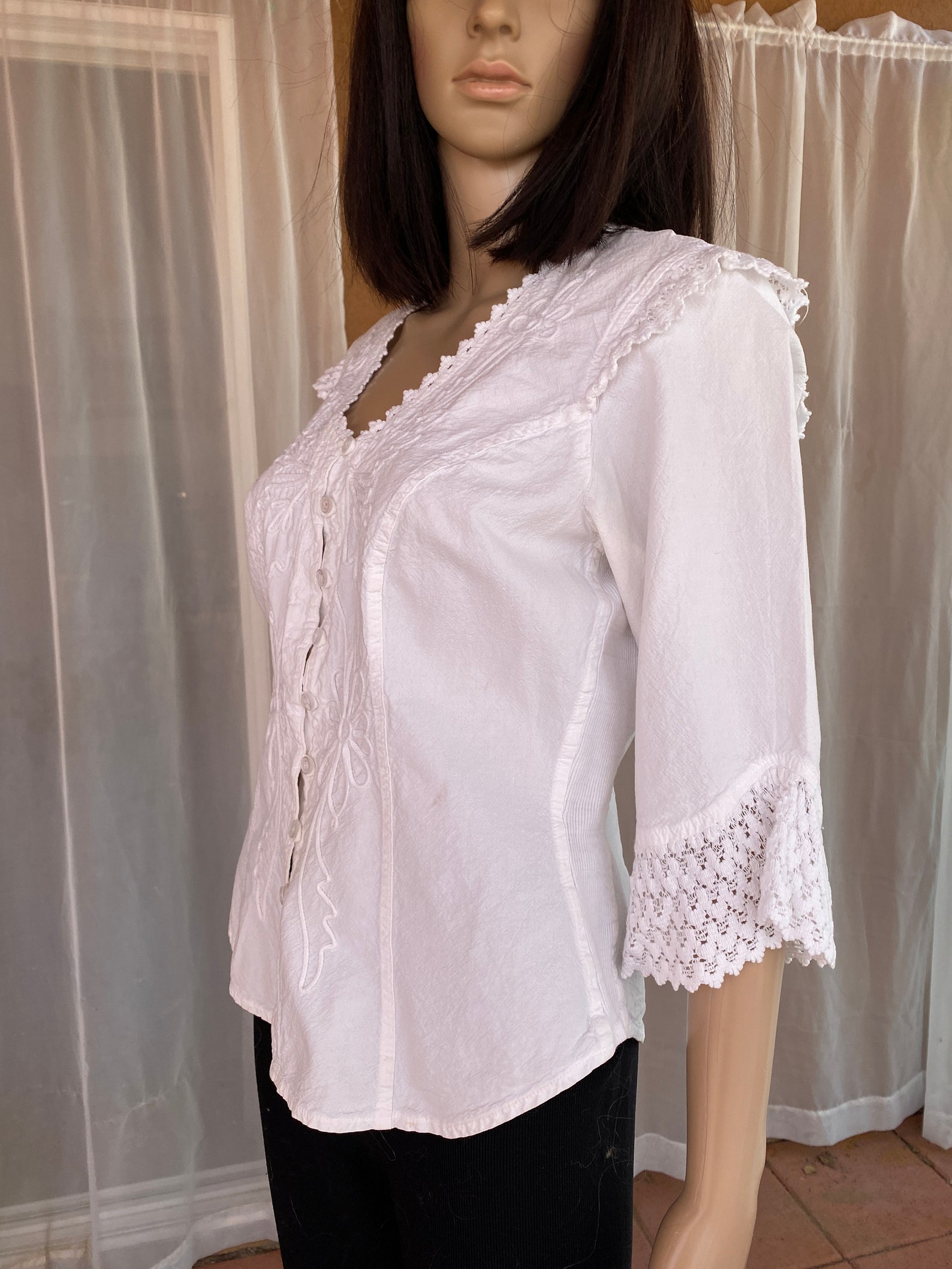Vintage 80's Gretty Zueger Fitted White Cotton Blouse, Front Embroidery ...