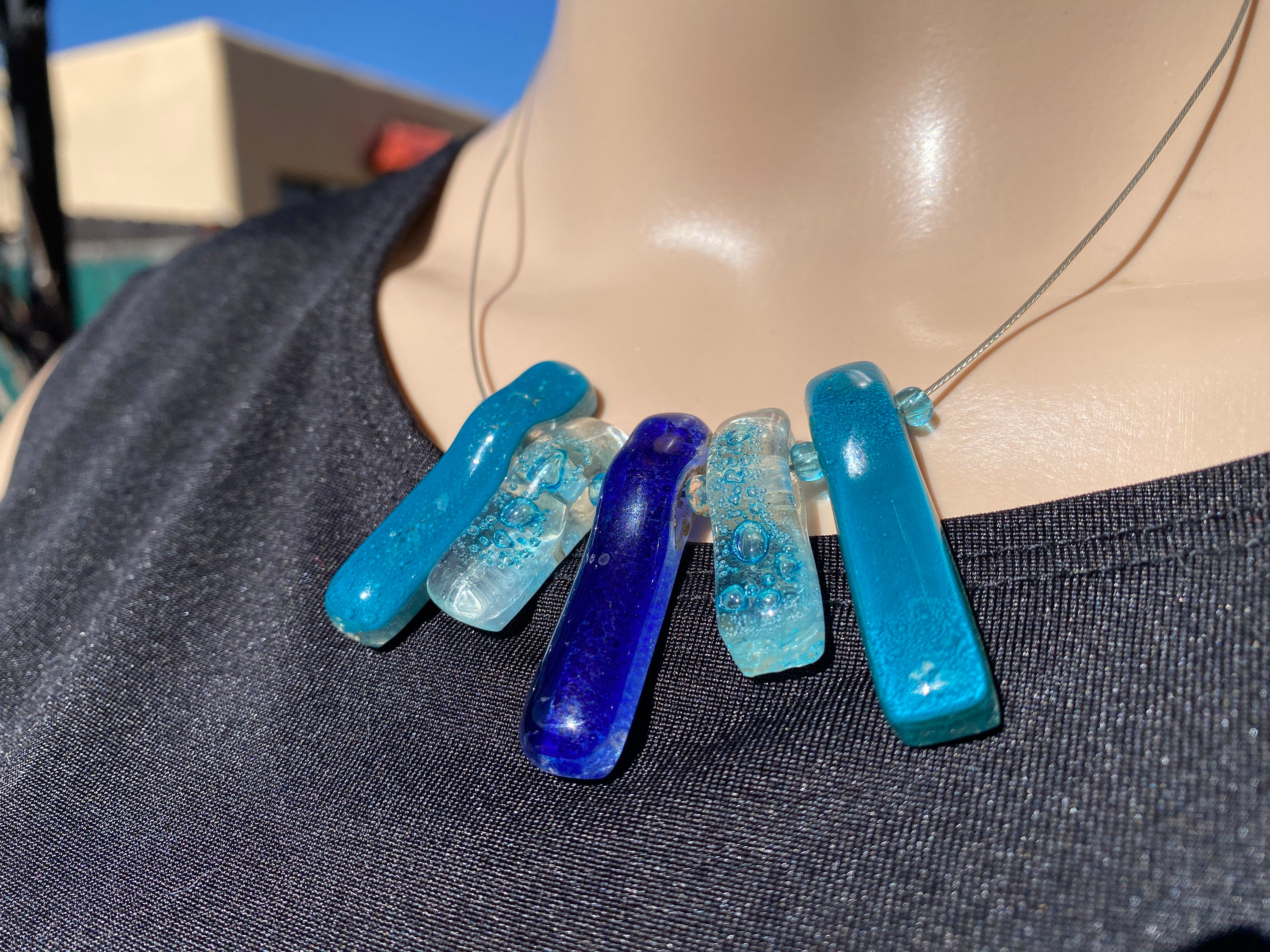 Vintage 70's - BOHO HIPPIE Shades of Blue Glass Choker Necklace. - Etsy