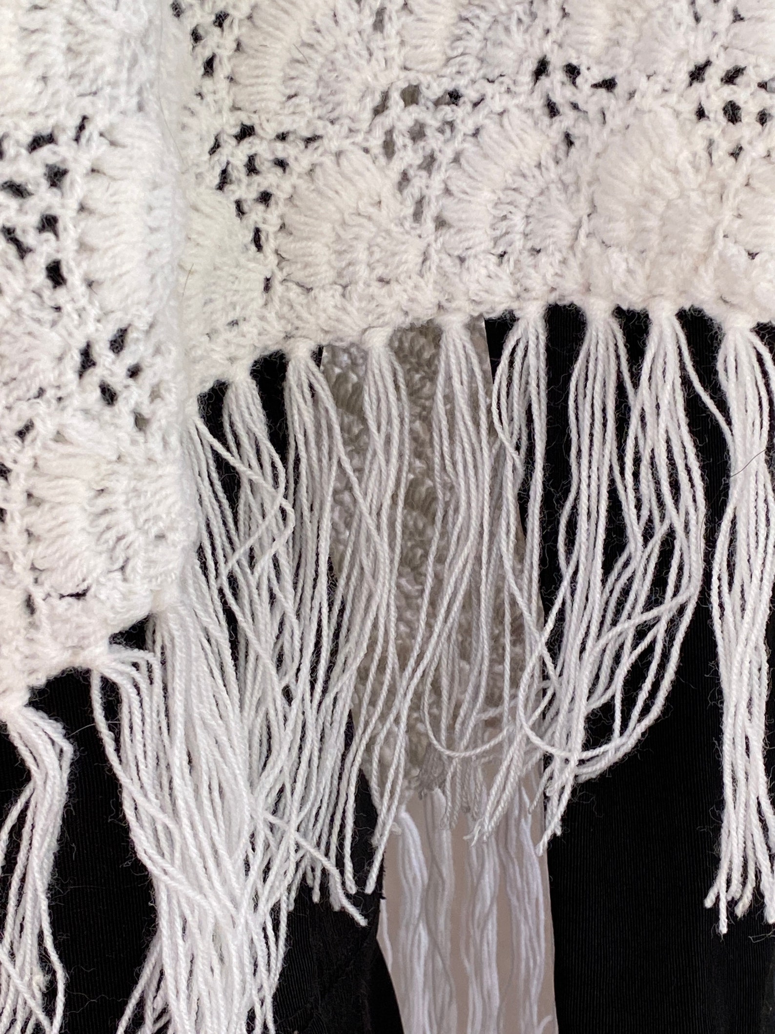 VINTAGE 70'S - Boho/hippie White Scallop Knit Short Shawl. - Etsy