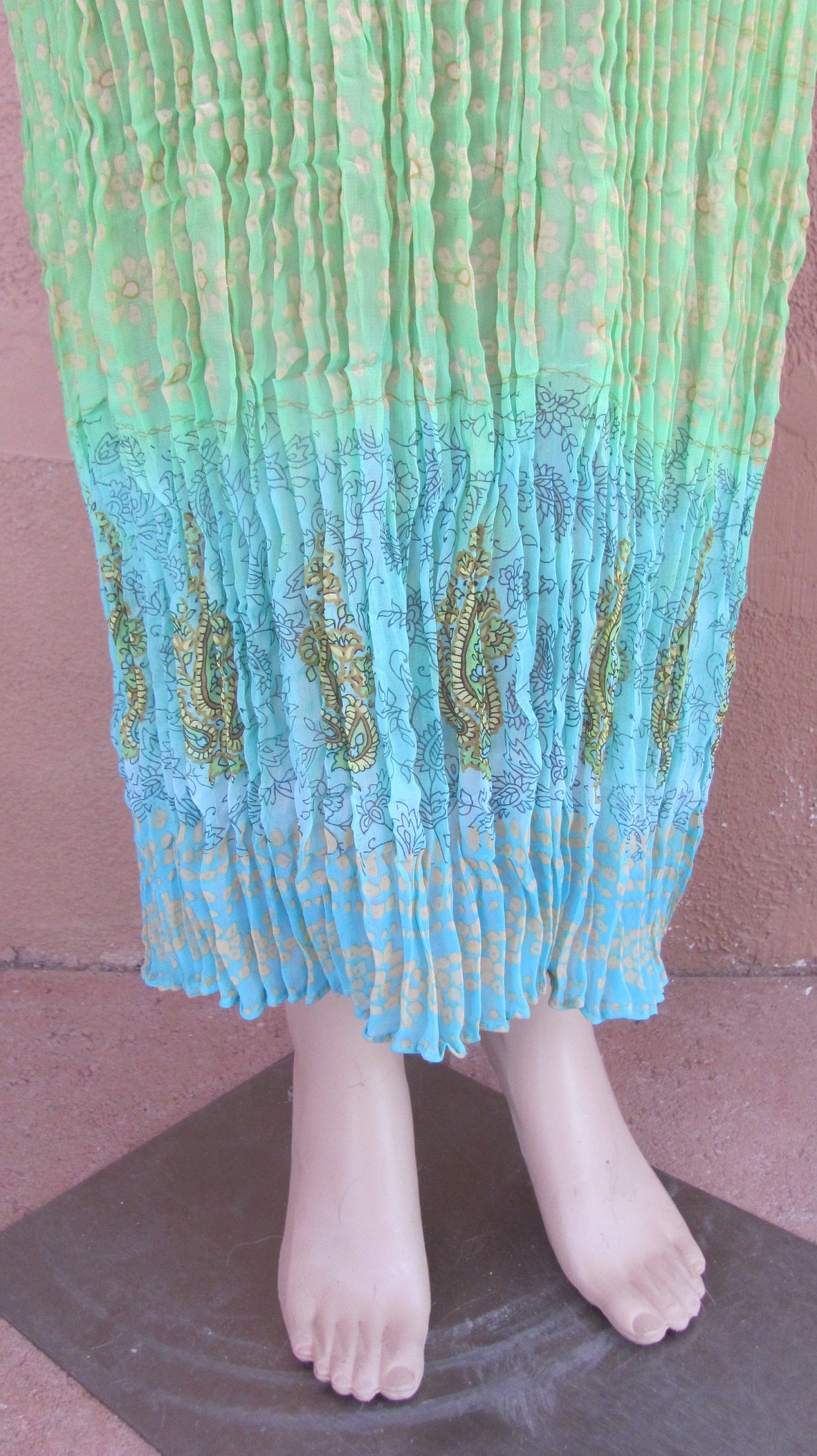 VINTAGE 90's - Maxi Sleeveless Summer Dress - Smocks and Pleats - Green ...
