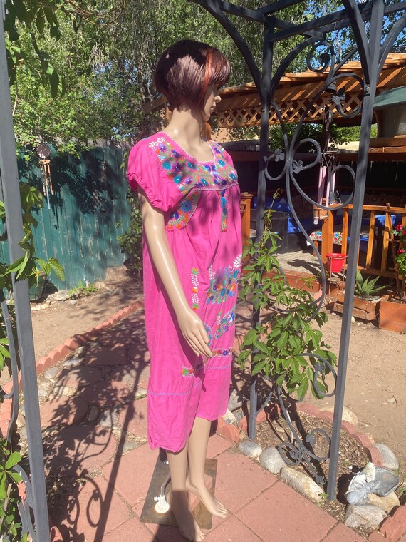Vintage Mexican dress - Hand embroidered - Hot pink c… - Gem