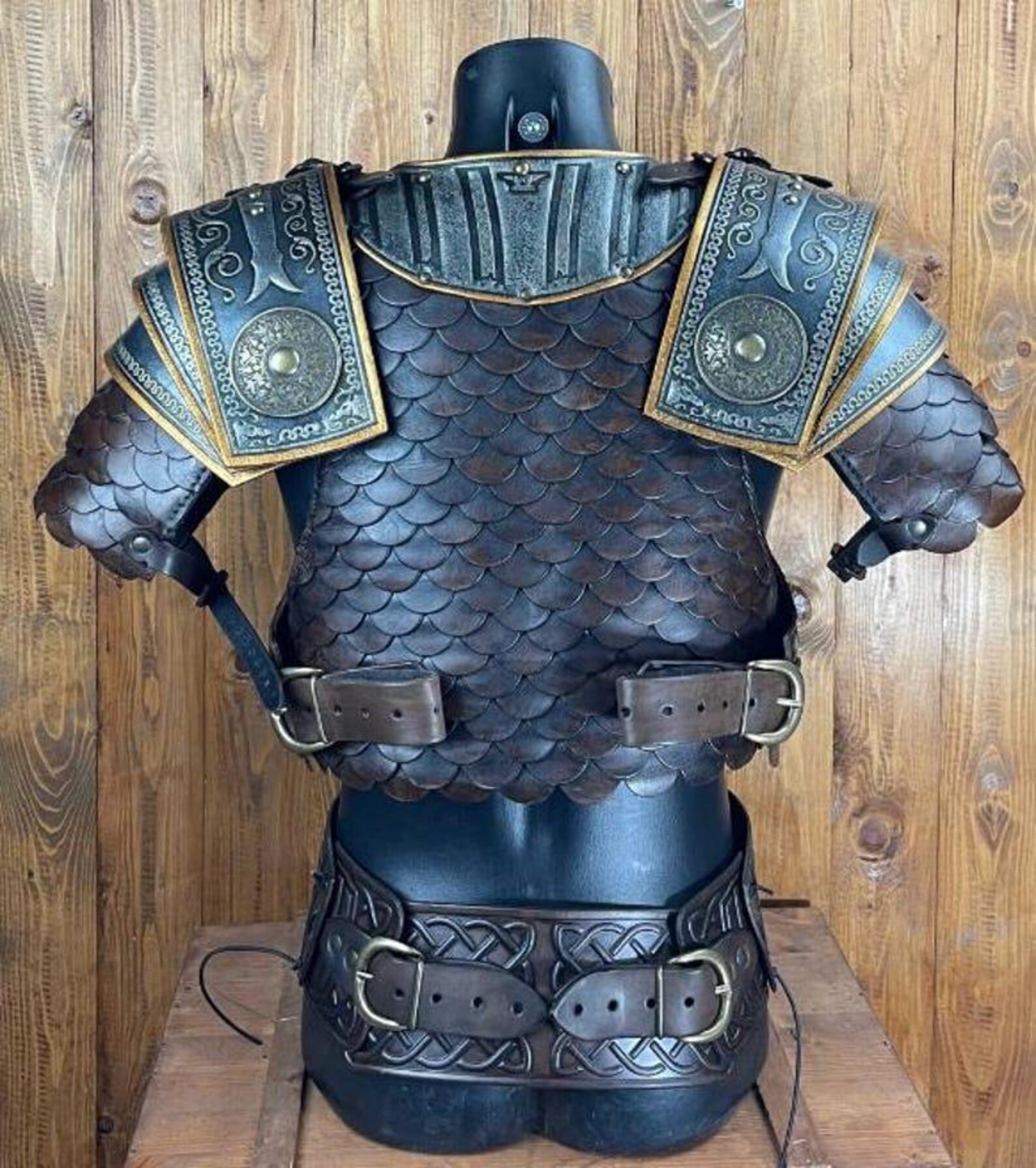 Handcrafted Horseman Scale Armor Set – Custom Leather Warrior Armor for ...