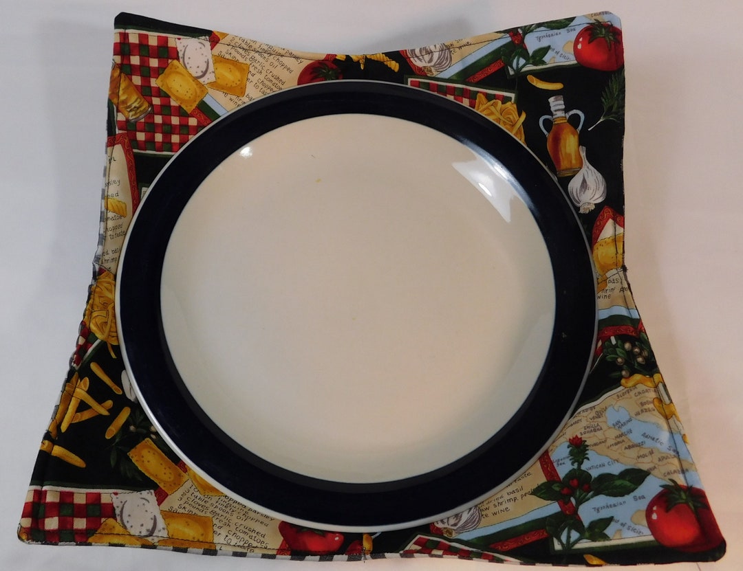 Reversible Dinner Plate Microwave Cozy With Italian Foods on a Black ...