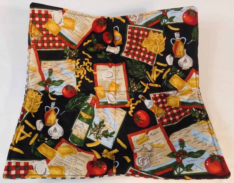 Reversible Dinner Plate Microwave Cozy With Italian Foods on a Black ...