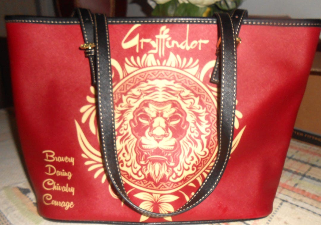 1990's Harry Potter Hogwarts Gryffindor Lion Head Bravery Daring ...