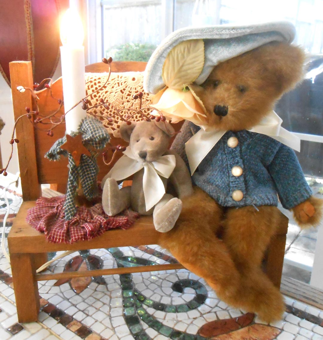 1990's Americana Bear Mom & Child on Wooden Bench Light up Candlelight ...