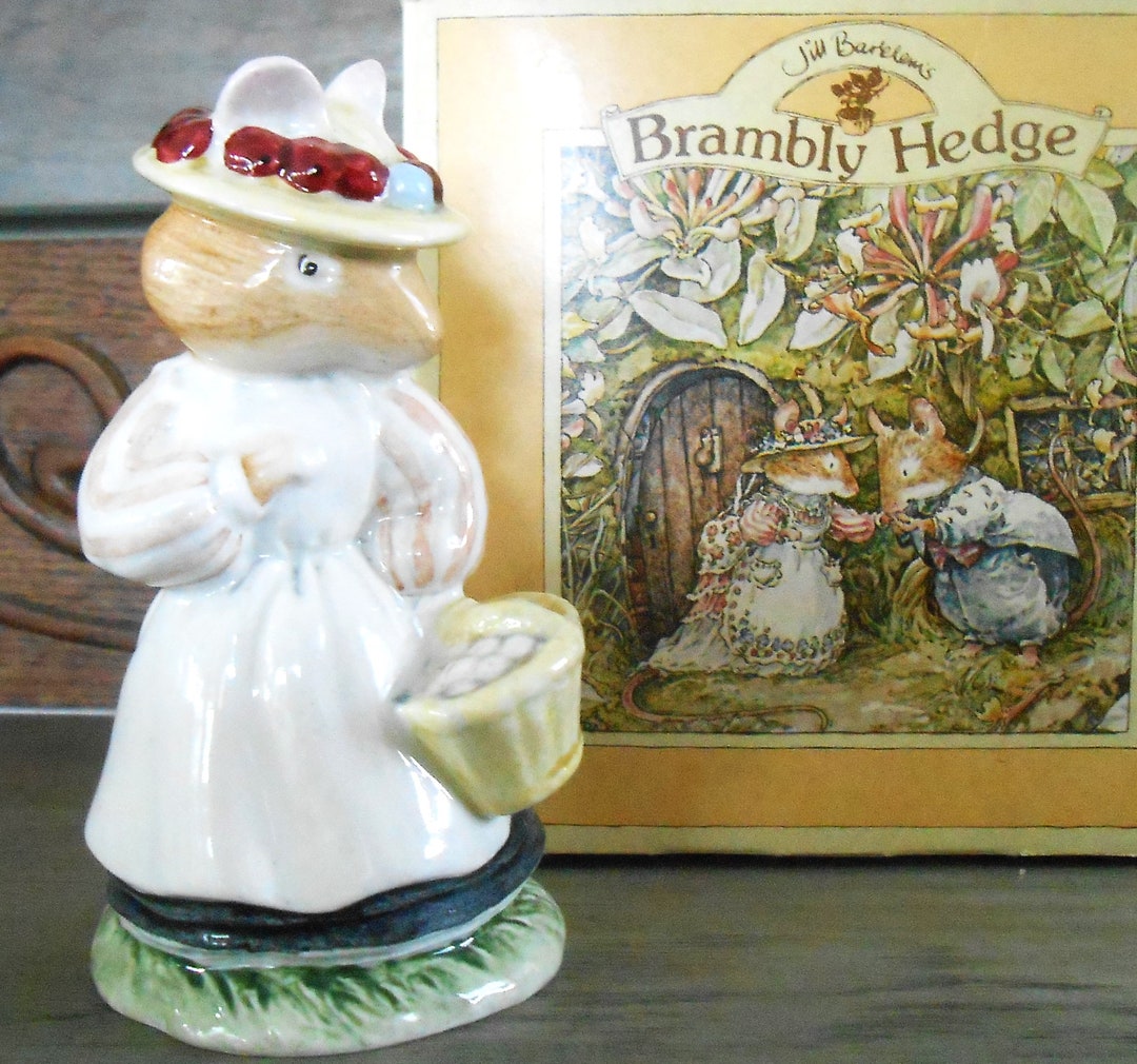 1982 Royal Doulton Brambly Hedge Lady Woodmouse a Jill Barklem Mouse ...