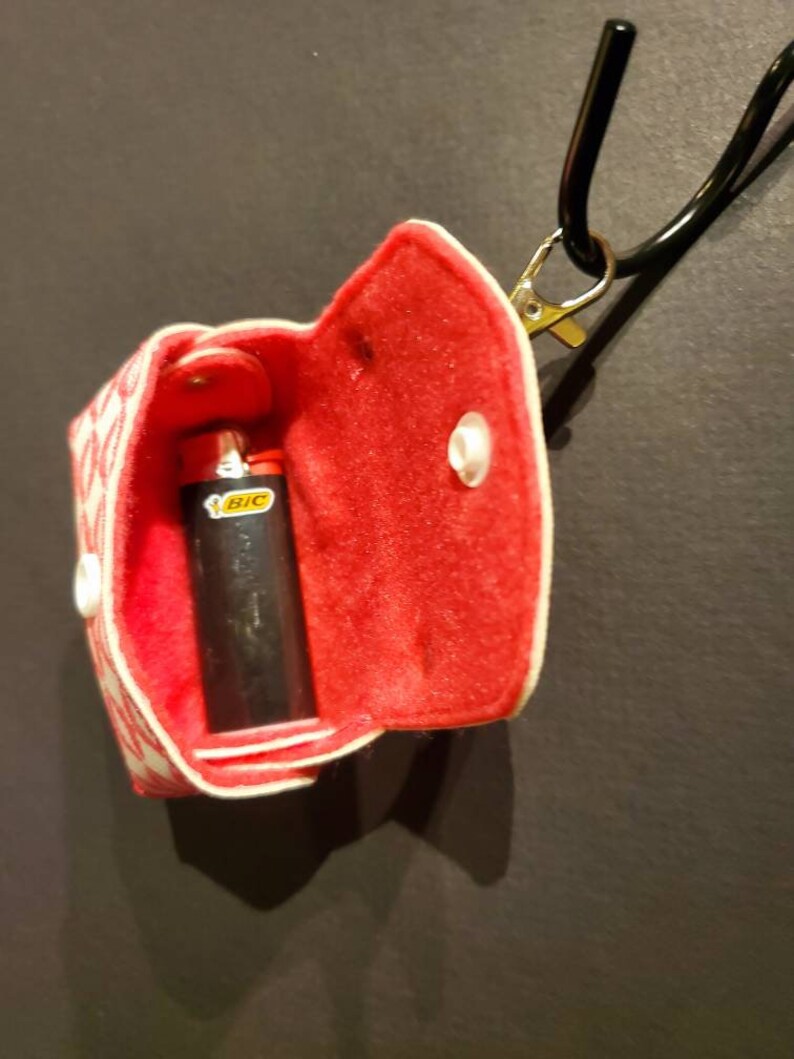 Floral on White Vinyl Mini Purse / Key Fob - Etsy.de