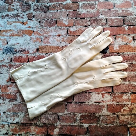 Vintage White Gloves with Cutouts, Mad Men Era Gloves… - Gem