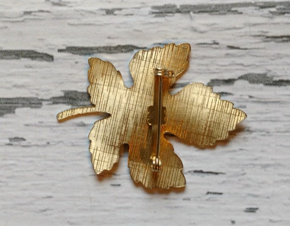 Vintage Gold Leaf Pin - Minimalist Jewelry - 1970s Br… - Gem