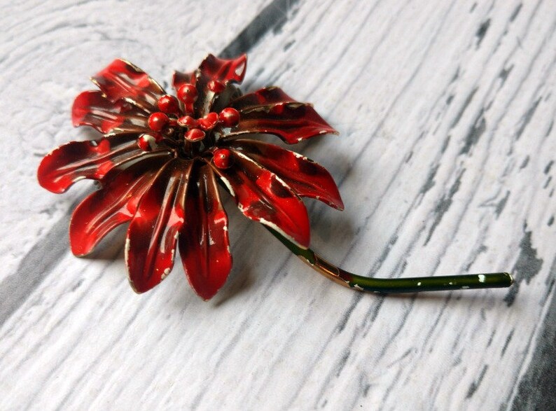Vintage Red Flower Pin - Chrysanthemum Pin - Spider Mum Pin - Red Gold ...