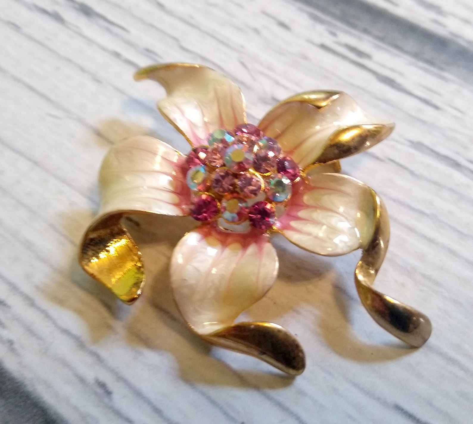 Vintage flor pin tropical blanco rosa flor flor rosa Rhinestone broche ...