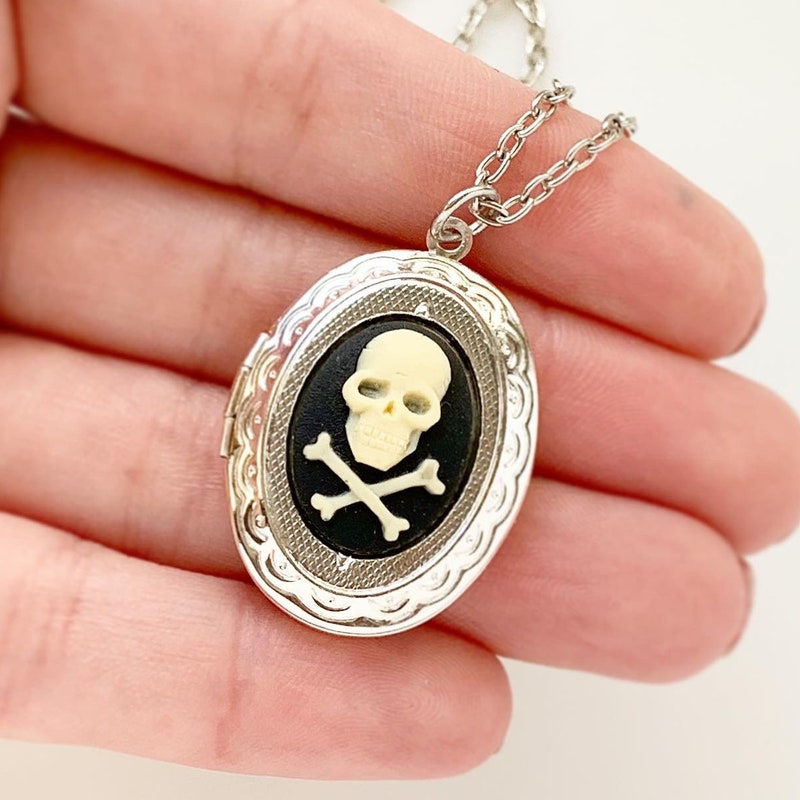 Gothic Locket - Etsy