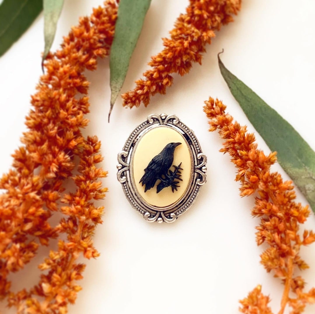 Raven Cameo Brooch Small Crow Pin Gothic Autumn Jewelry - Etsy