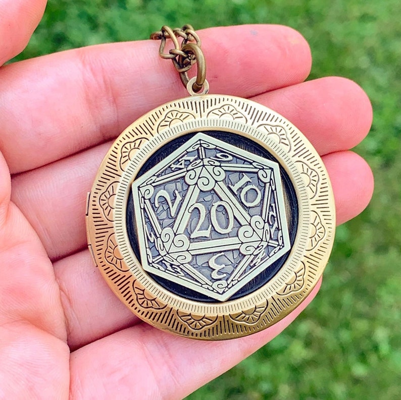 Dungeons and Dragons Locket Necklace D20 Large Locket Pendant - Etsy