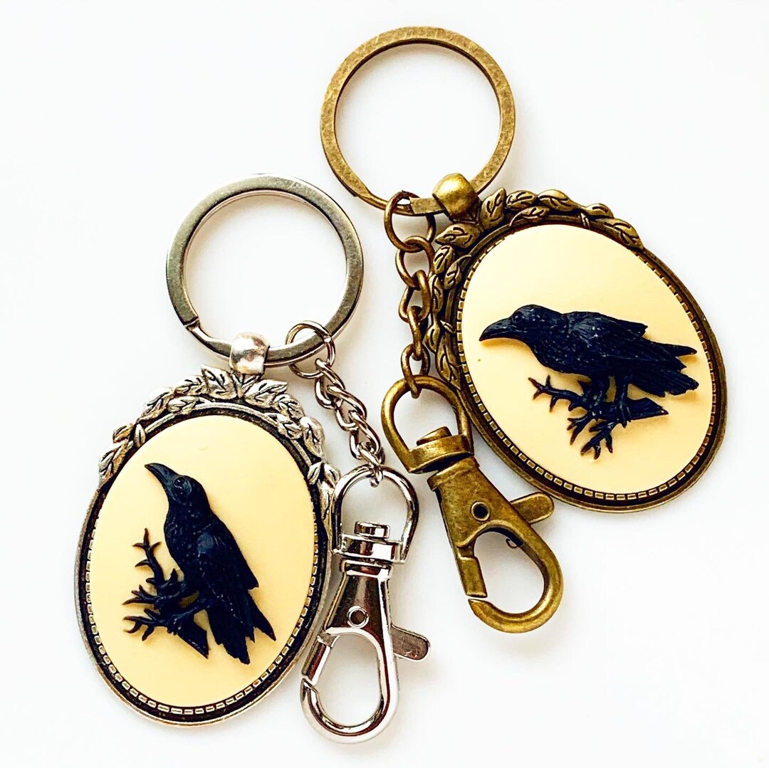Raven Keychain Halloween Cameo Crow Lover Gift - Etsy